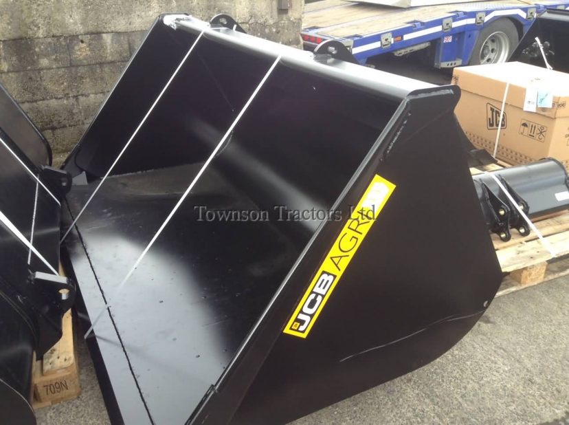 JCB 1.5 cubic metre general purpose bucket - Townson Tractors