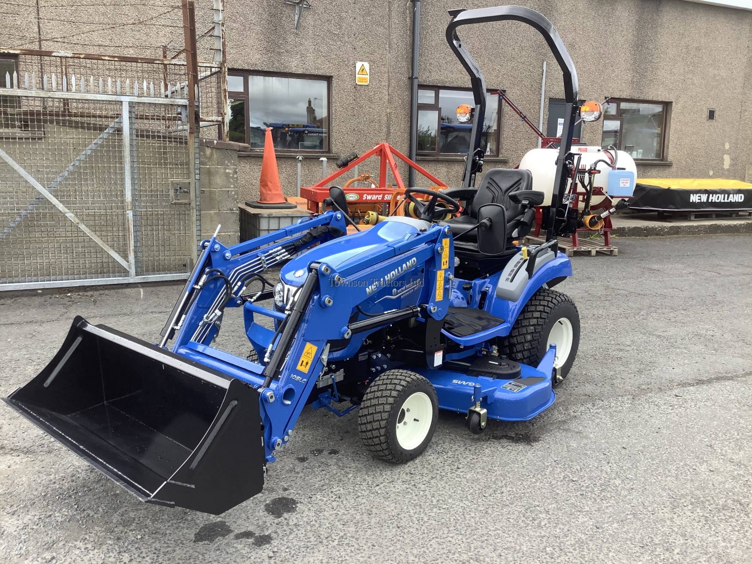 New Holland BOOMER 25 sub compact tractor - Townson Tractors