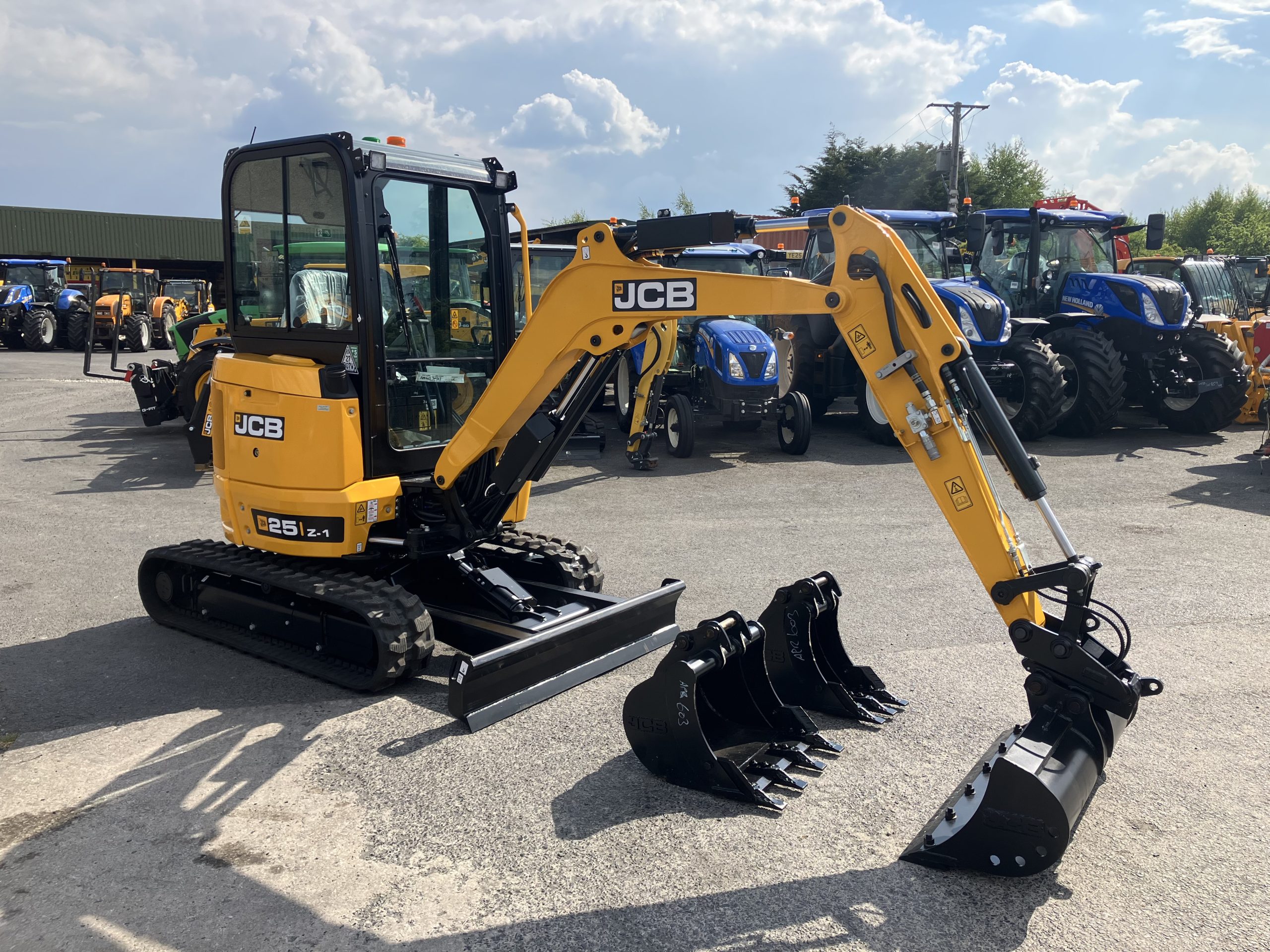 JCB 25Z-1 Mini Excavator - Townson Tractors