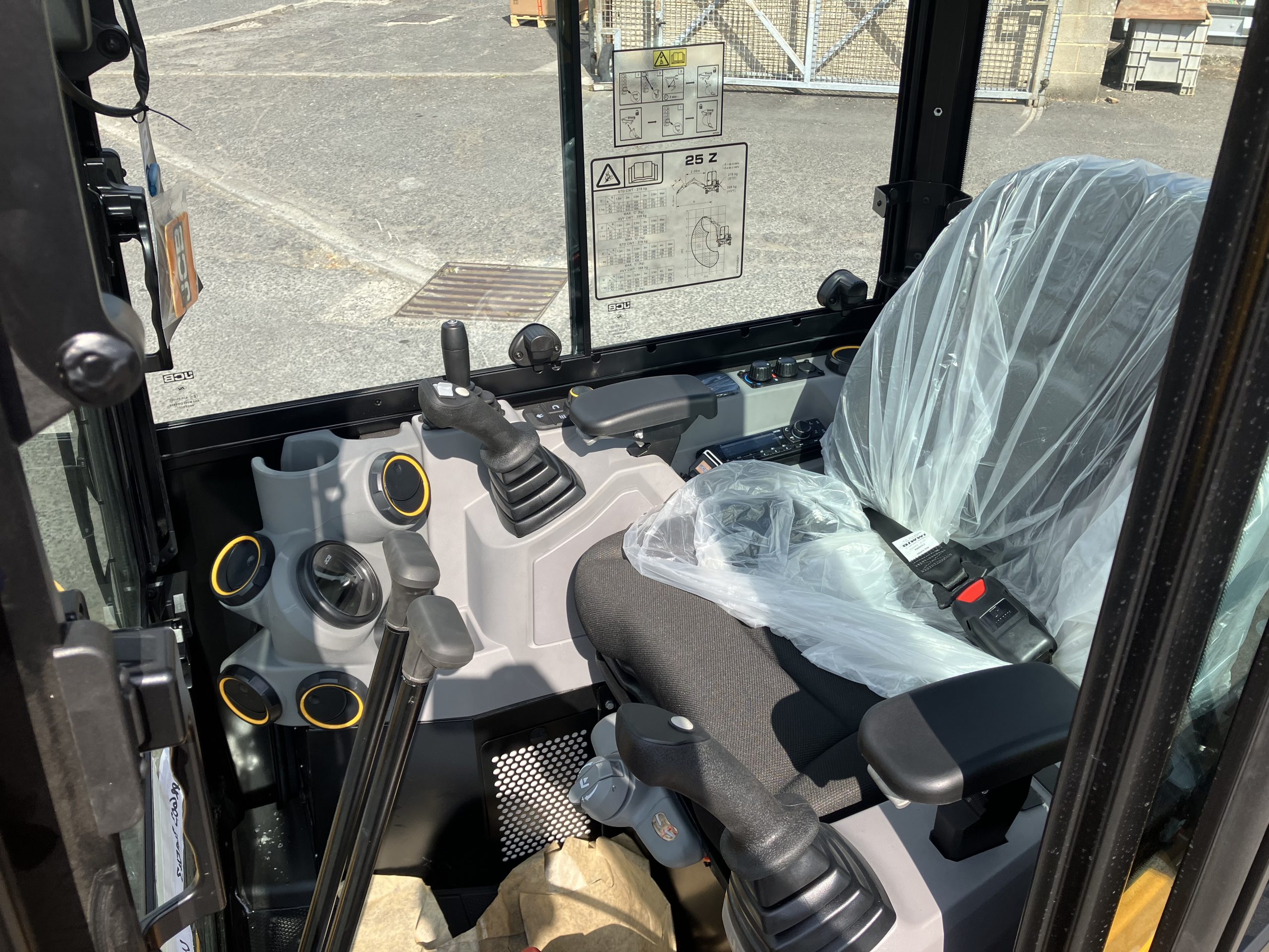 JCB 25Z-1 Mini Excavator - Townson Tractors